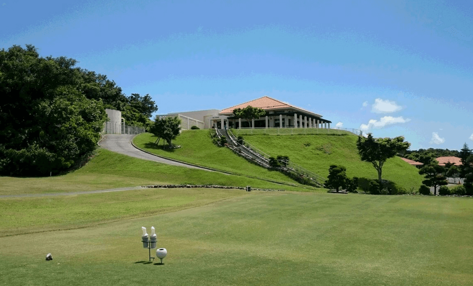 Banyan Tree Golf Course （バニアンツリーゴルフコース）面白すぎ！ ？沖縄嘉手納基地内でアメリカンゴルフを体験 ...